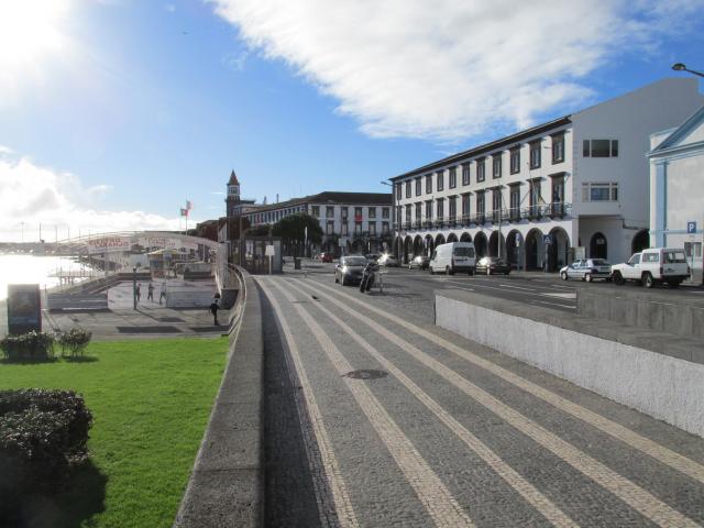 Base naval dos EUA nos Açores surgiu devido a condicionamento de ...