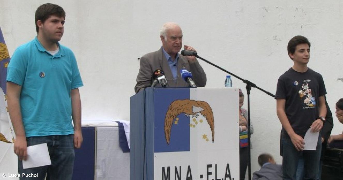 Líder da FLA diz que Açores vão ser independentes - Açoriano Oriental