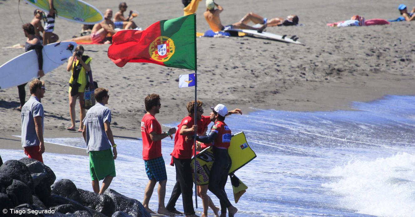 Hugo Pinheiro e Ruben Gonzalez conquistam medalhas de ouro no Eurosurf ...