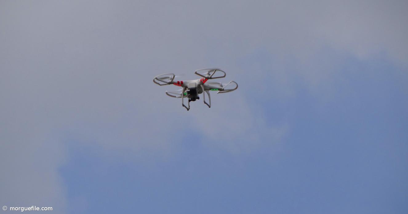 'Drones' passam a só poder voar de dia e até uma altura de 120 metros ...