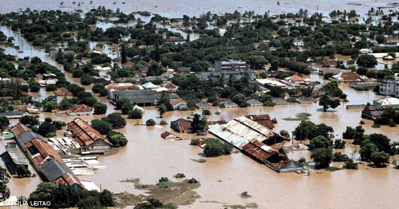 Moradores bloqueiam acesso a Maputo em protesto contra inundações ...