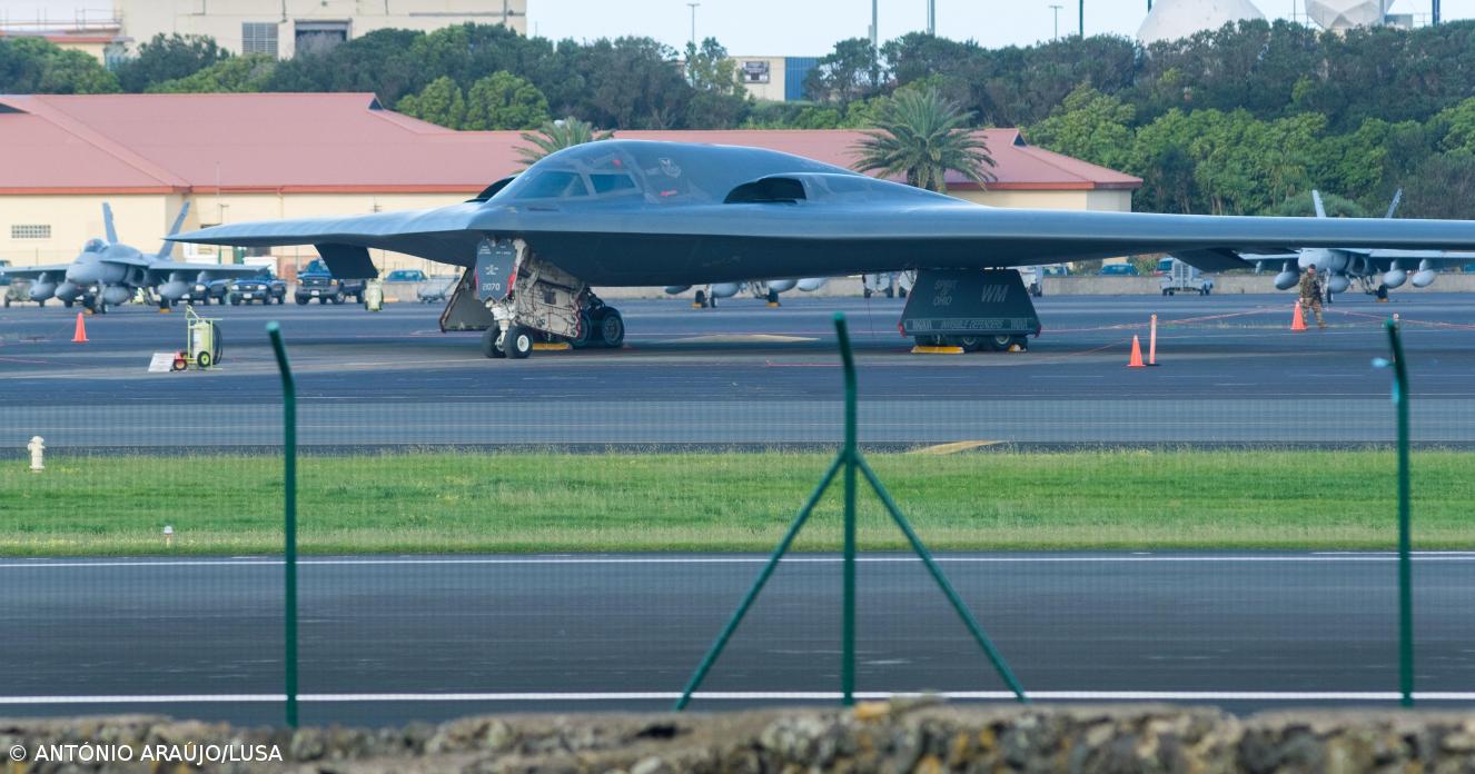 Bombardeiros B2 param pela segunda vez na base das Lajes em menos de um ...