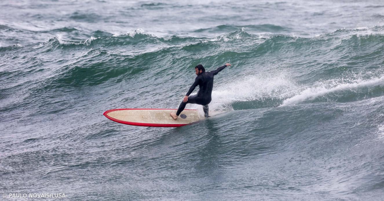 Circuito mundial de surf faz 'escala' em Peniche em março de 2023 ...