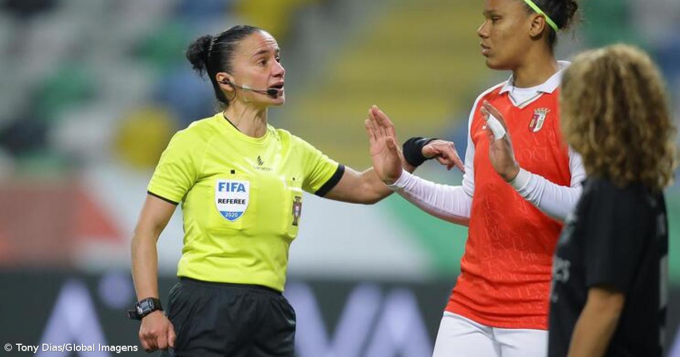 Árbitra portuguesa Sandra Bastos na meia-final da Liga dos Campeões ...