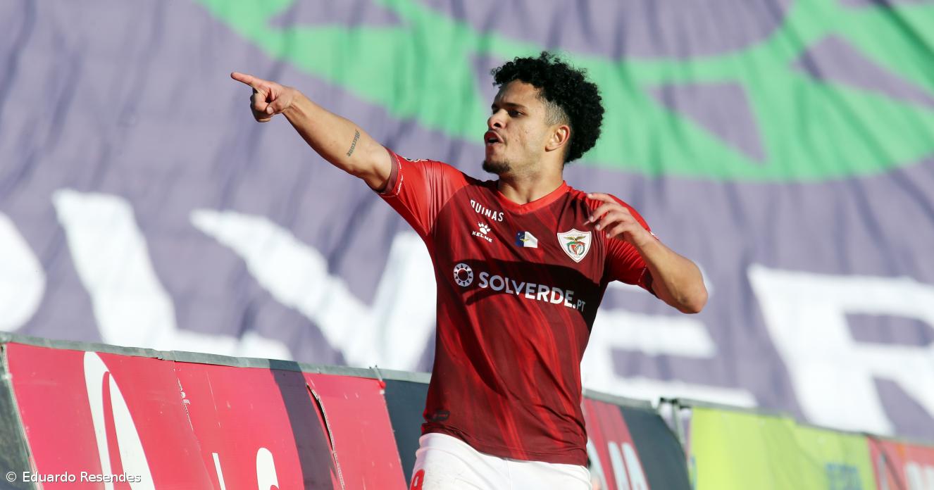 Gabriel Silva assina em definitivo pelo Santa Clara - Açoriano Oriental