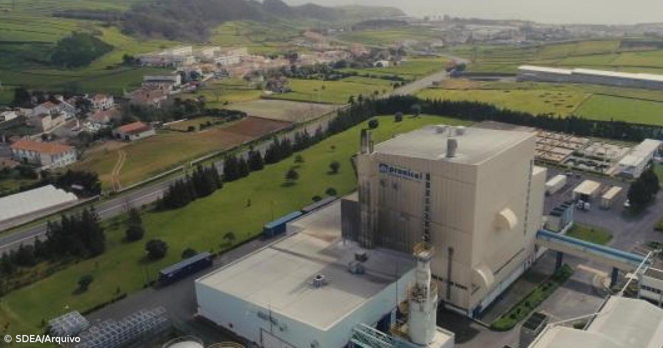 Incêndio na fábrica da Pronicol já foi extinto - Açoriano Oriental